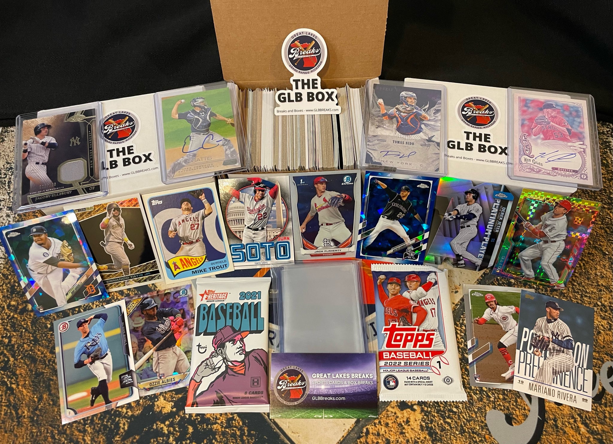 GLB Collectors Box - Baseball Edition – Great Lakes Breaks
